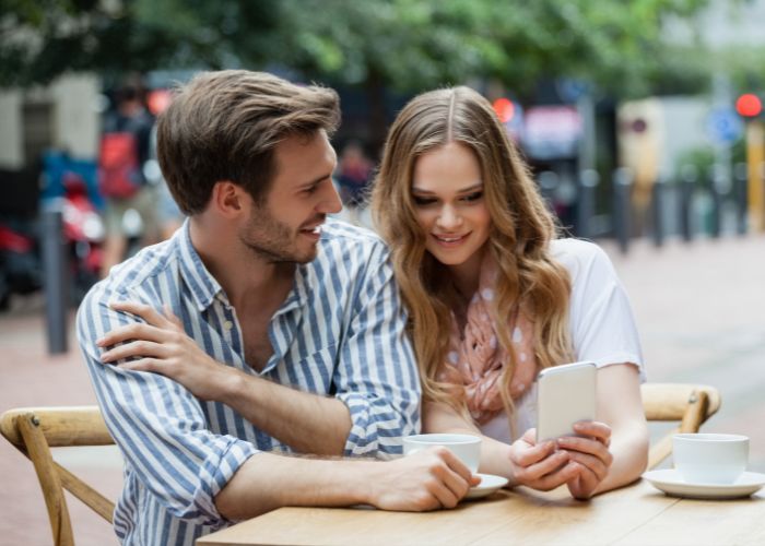 How to Turn Friendship into Love Without Losing the Bond - FunDateJar ...