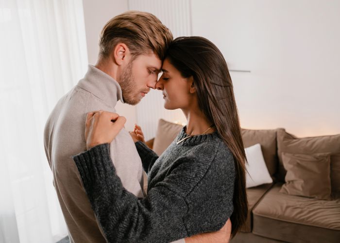 12 Signs of Deep Emotional Connection That Value More Than Looks